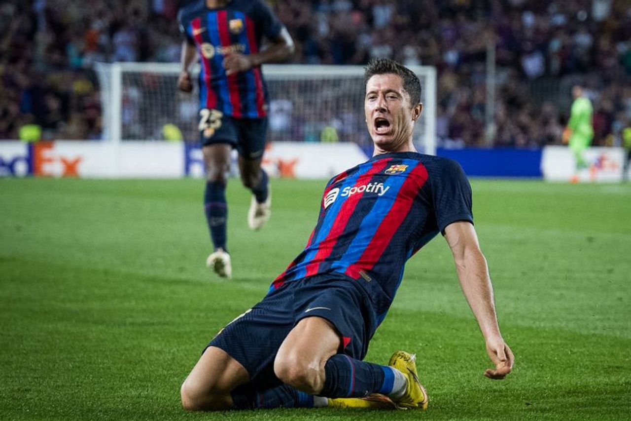 Lewandowski Scores Goals Naturally, Says Laporta